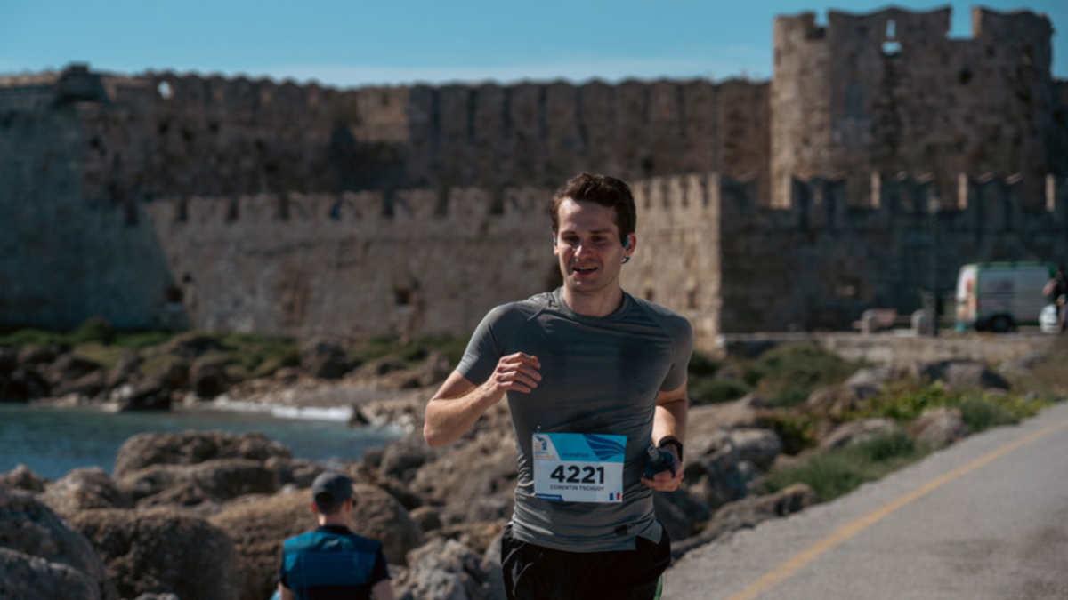 Ρεκόρ συμμετοχών ο επετειακός 10ος TUI Rhodes Marathon με δρομείς από ...